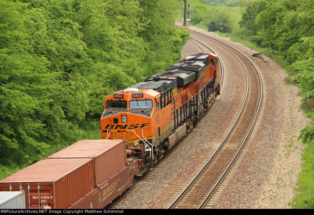BNSF 6852 - DPU #1